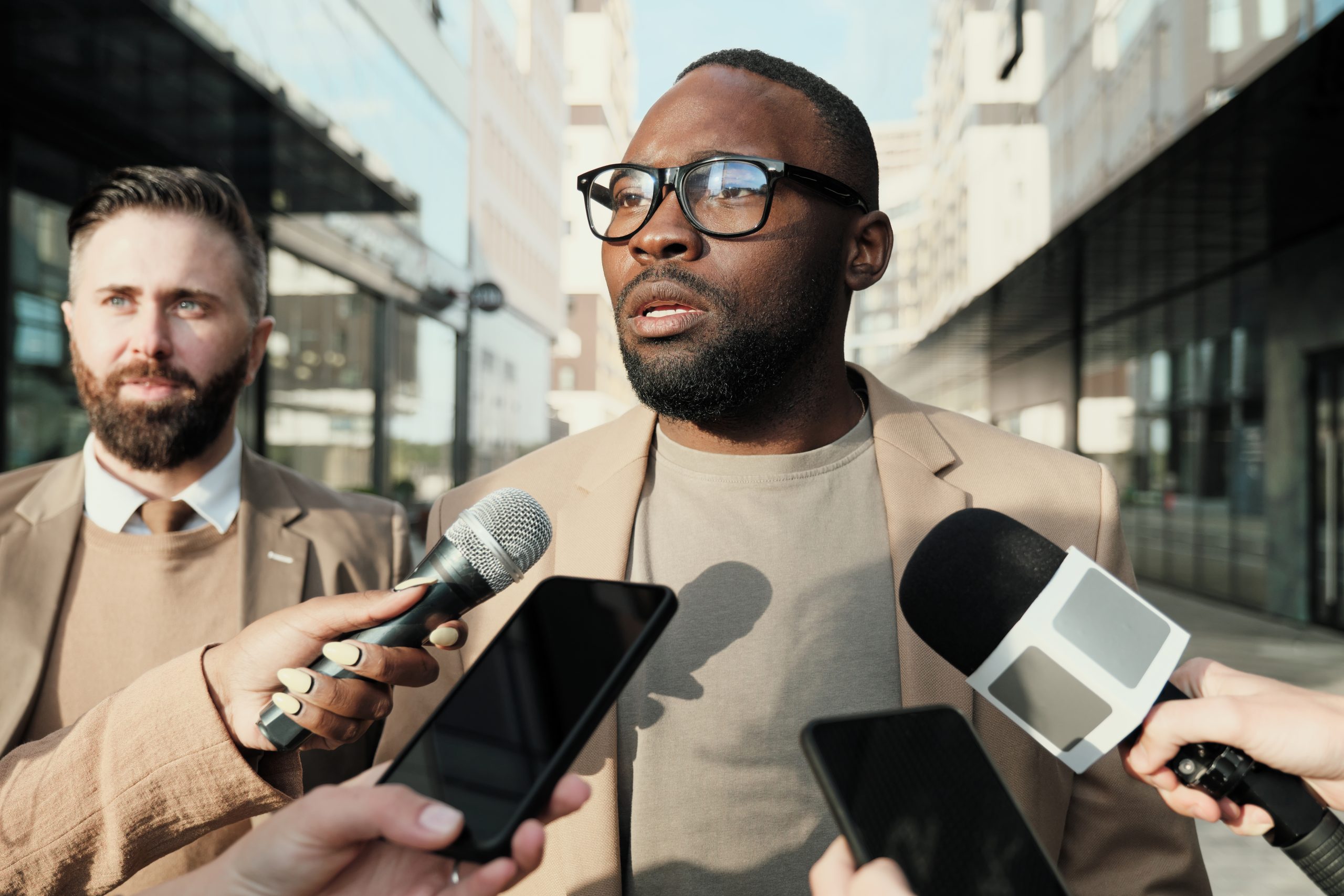 People FAQs - Informationsportal für berühmte Persönlichkeiten